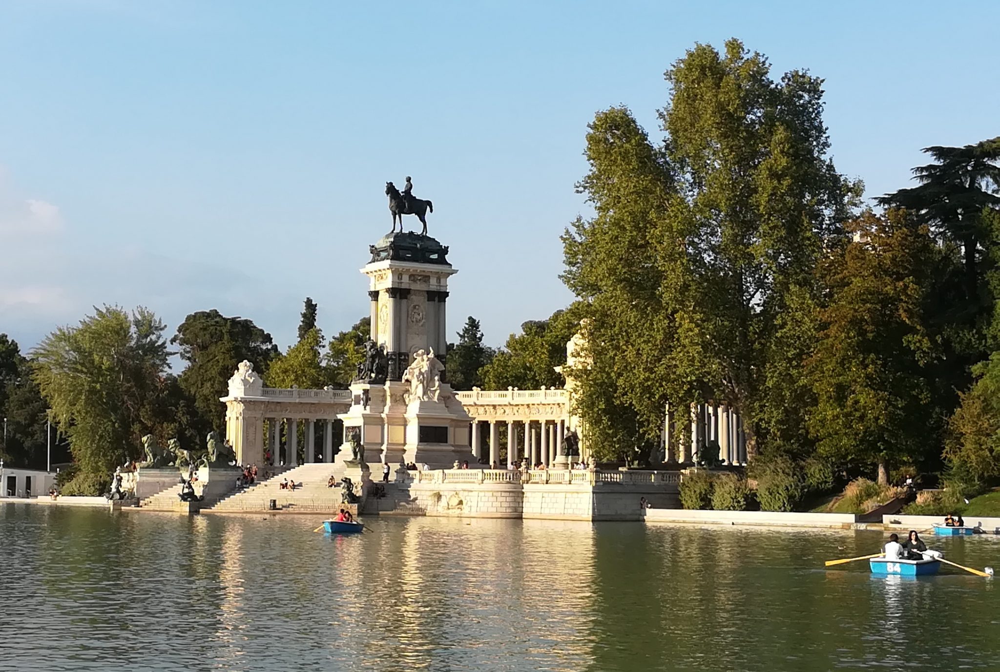 Flores para el amor en el Parque del Retiro - Gastronomoyviajero