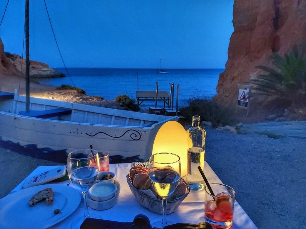 Sa Caleta, un restaurante con vistas solo para tus ojos ...