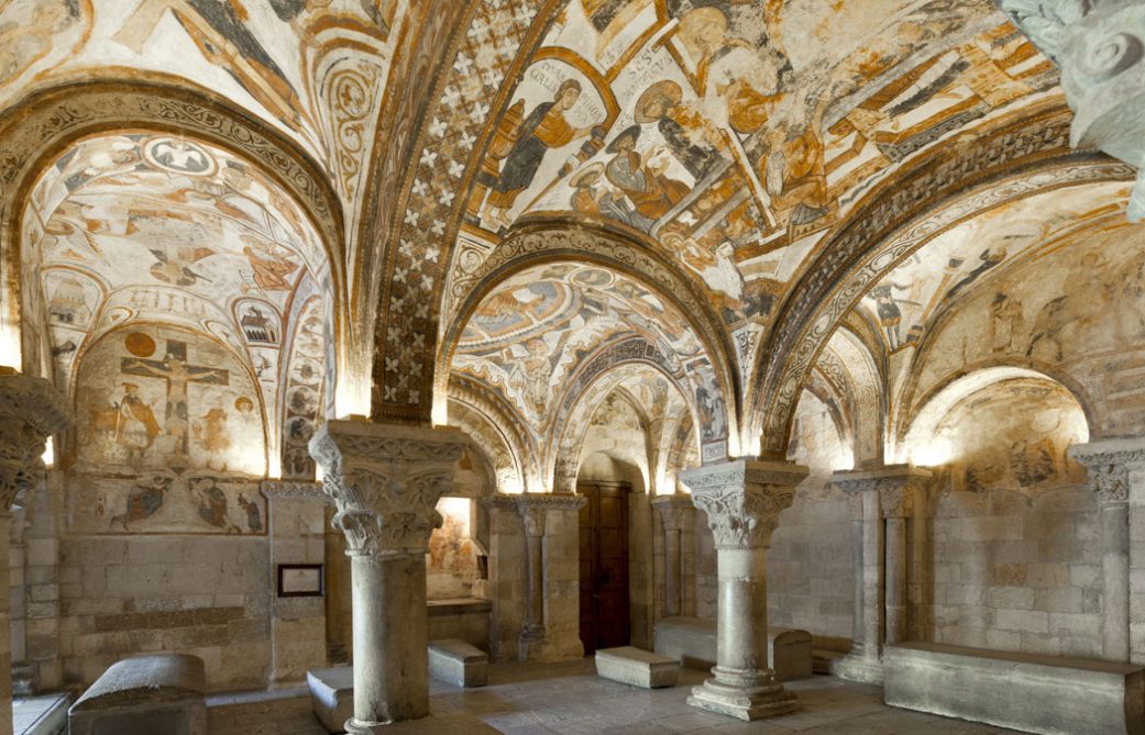 San Isidoro, la bonita basílica leonesa que custodia el Grial ...